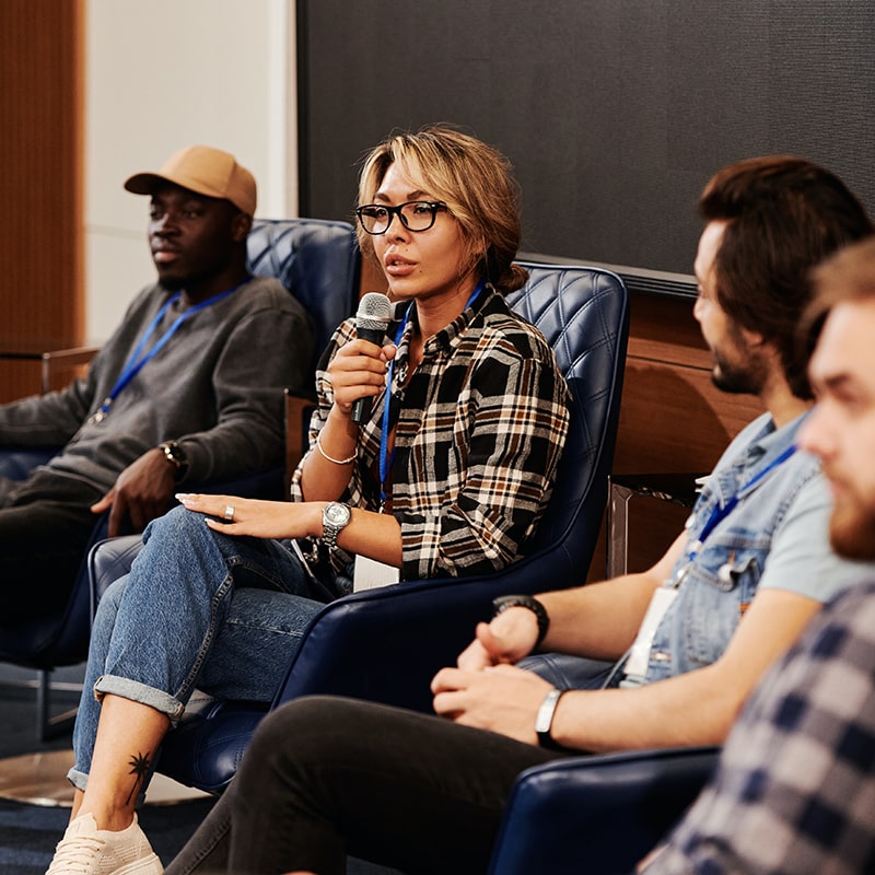 ¿Cuál es la diferencia entre un traductor y un intérprete? - Parlante ...